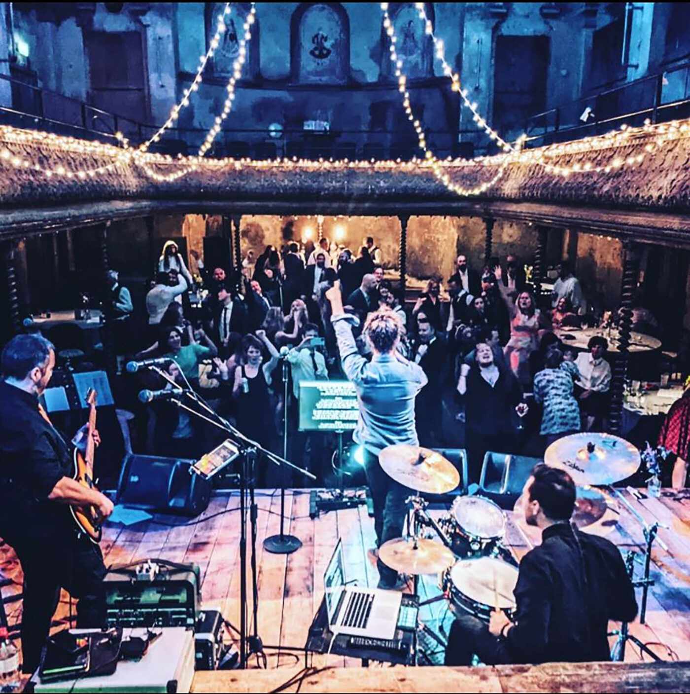 10 Ways to Make Your Christmas Party Memorable | The Mercure Sheffield ...